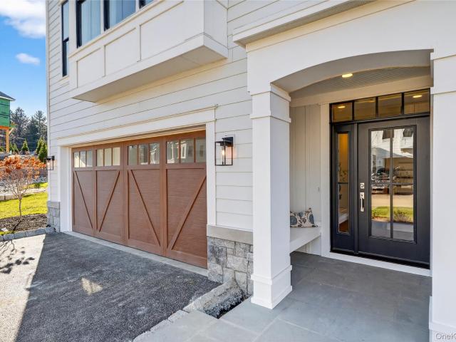1849 Soundview Court