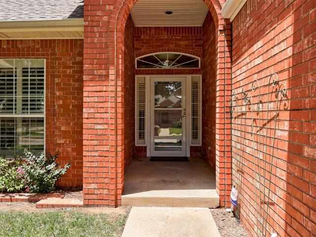 18401 Chestnut Oak Drive