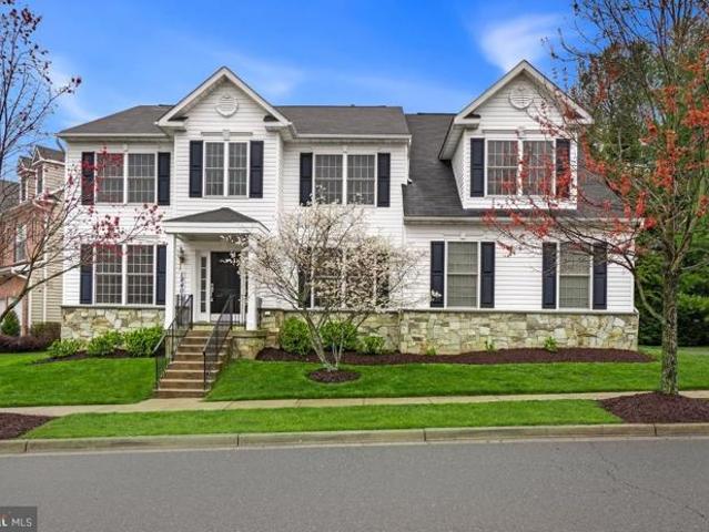 18401 Forest Crossing Ct, Olney, MD 20832