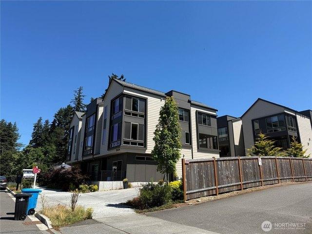18402 Corliss Ave N Unit A, Shoreline, WA 98133