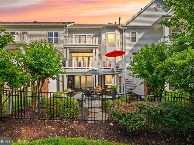 18402 Lanier Island Square