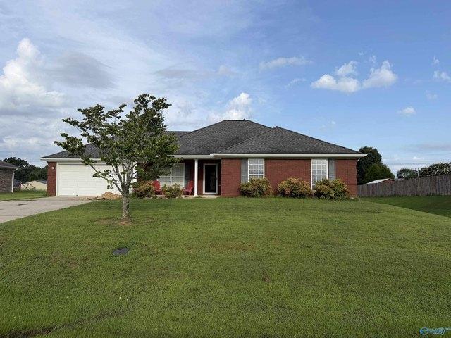 18407 Foxford Ln, Athens, AL 35613