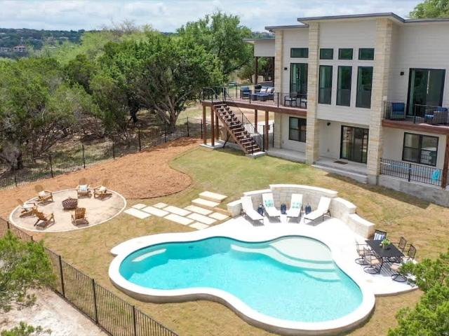 18407 Lakeland Dr
