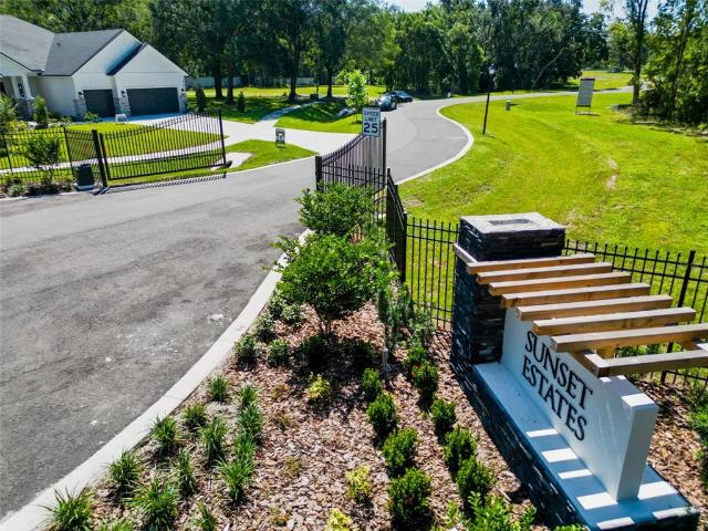 18405 Purple Crk Ln, Unit LOT 5, Lutz, FL 33549 | MLS #TB8477 | Compass
