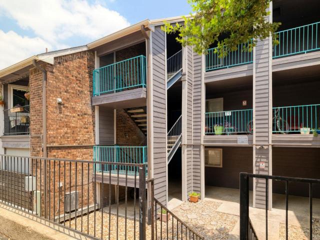 1840 Burton Dr # 223