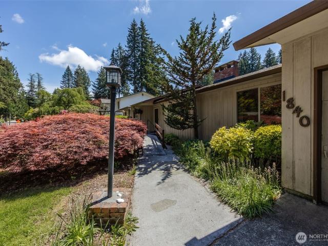 1840 Centerwood Drive SE