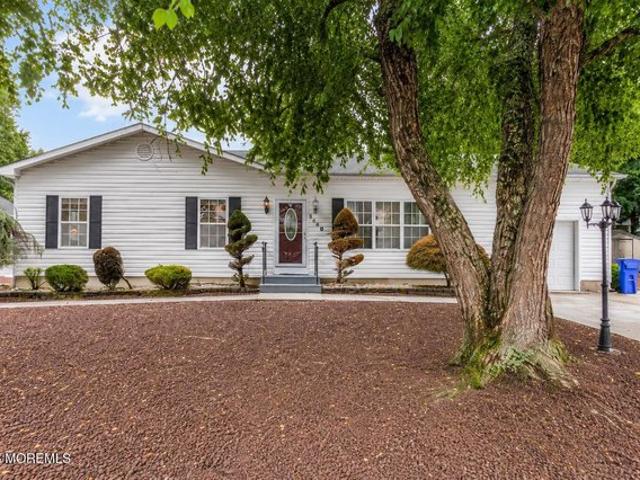 1840 Commonwealth Blvd, Toms River, NJ 08757
