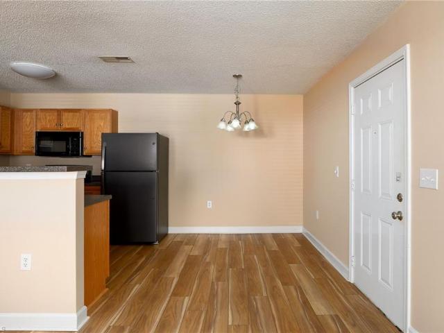 1840 Crest Hollow Drive #101