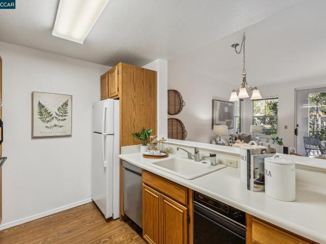 1840 Tice Creek 2217