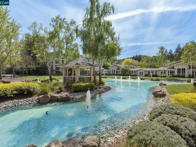 1840 Tice Creek Dr Apt 2217, Walnut Creek, CA 94595