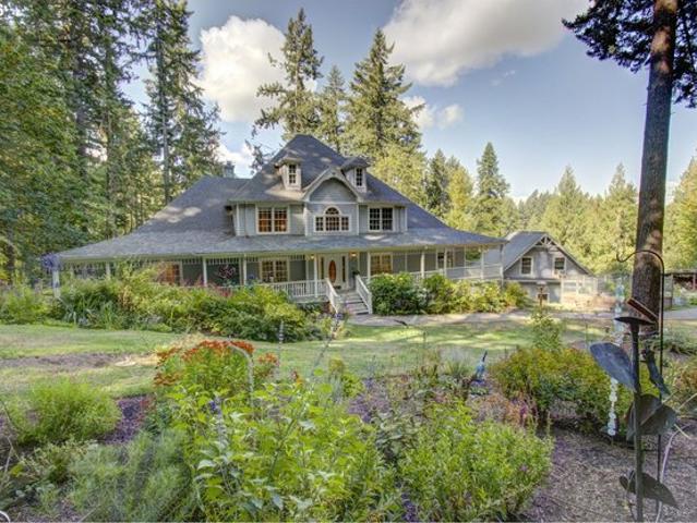 18410 S Greenview Dr, Oregon City, OR 97045