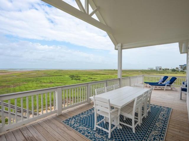 18414 Indian Beach Ct, Galveston, TX 77554