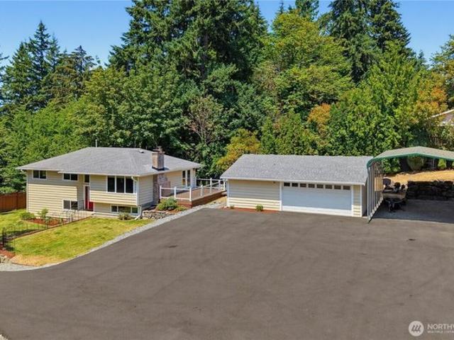 18415 9th St E, Lake Tapps, WA 98391
