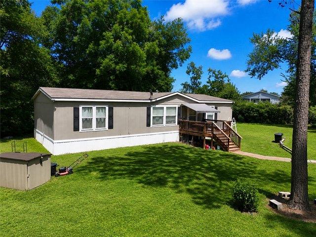 18416 Herrington Rd, Algoa, TX 77511