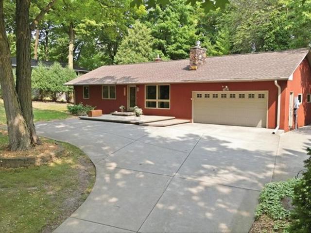 18416 Ridgewood Rd, Minnetonka, MN 55391