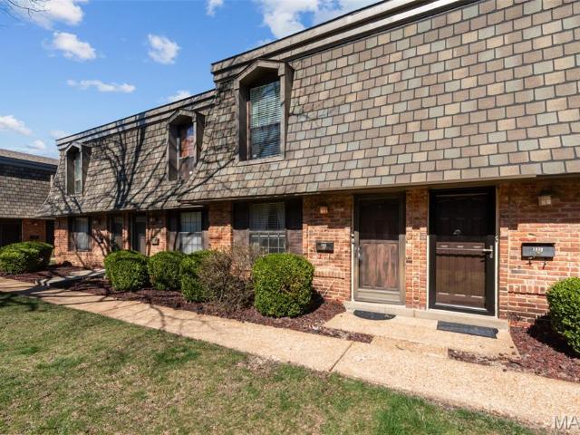 1841 Mansard Dr, St. Louis, MO 63125 | MLS #26014 | Compass
