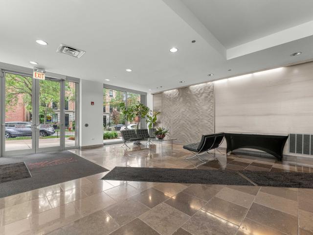 1841 S CALUMET Avenue # 1111