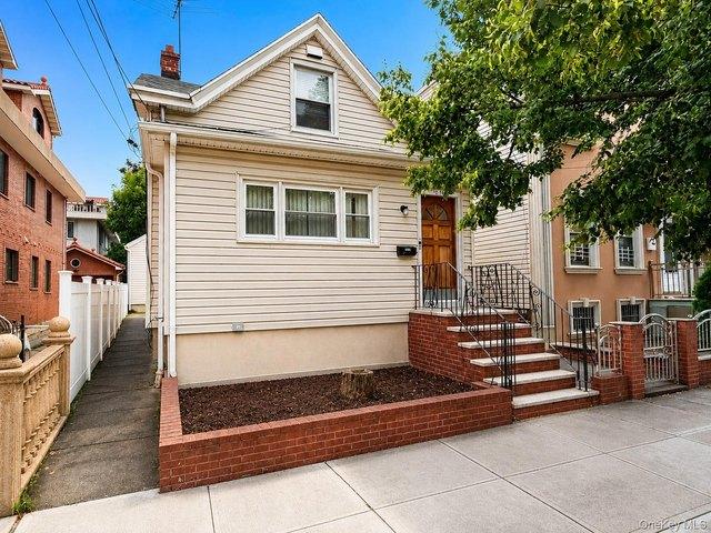 1841 th St, College Point, NY 11356