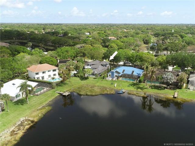 18421 Lake Bend Dr, Jupiter, FL 33458 | MLS #M20055