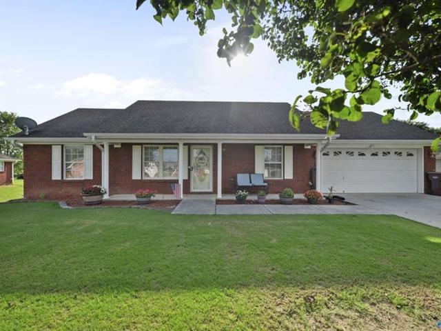 18425 Foxford Ln, Athens, AL 35613