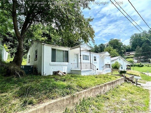 1842 Oakridge Dr Apt B, Charleston, WV 25311