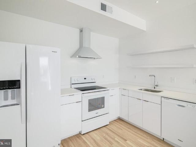 1842 E Harold Street # 6