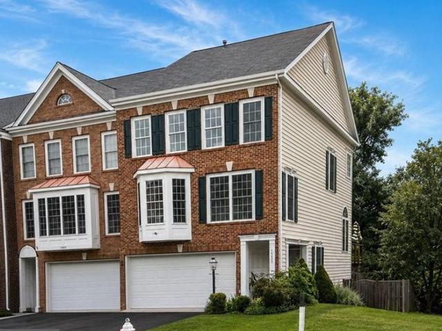 18430 Montview Sq, Leesburg, VA 20176