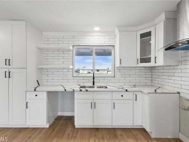 18431 Westlawn