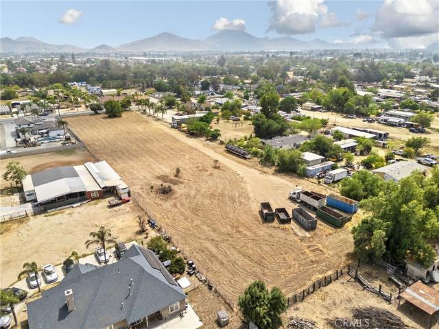 18438 Hawthorne
