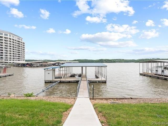 1843 Chimney Pt, Sunrise Beach, MO 65079