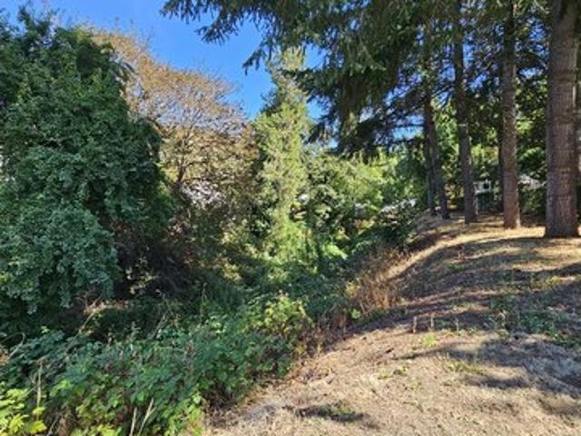 1843 SE Main St, Roseburg, OR 97470