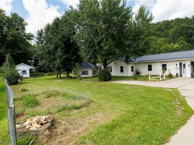 1843 SE Brightwood Rd, New Philadelphia, OH 44663