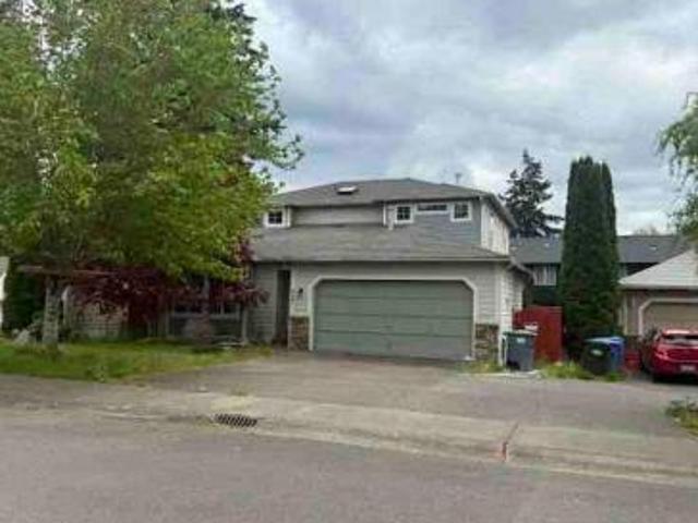 184th Street Ct E