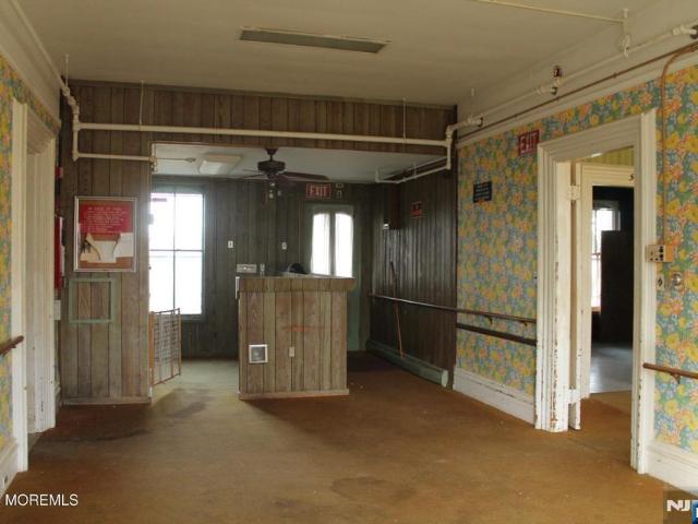 184 186 Highway 34