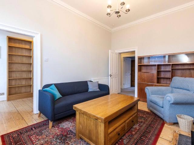 18/4 Broughton Street