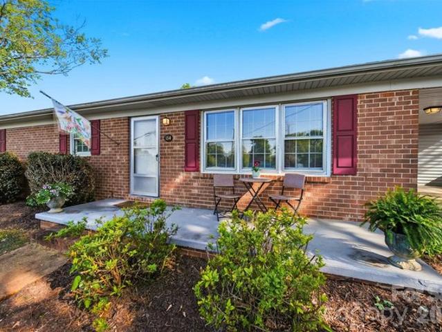184 Edgegreen Ct, Taylorsville, NC 28681