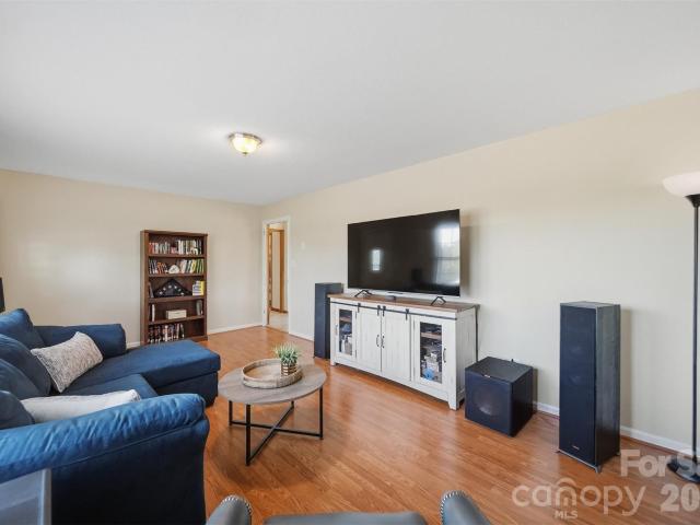 184 Edgegreen Ct, Taylorsville, NC 28681 | MLS #4372