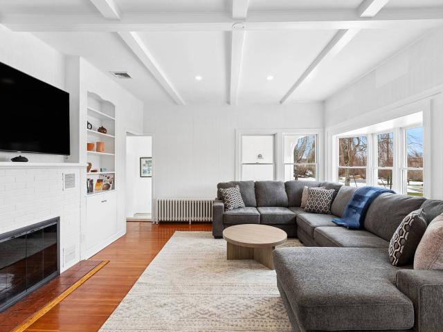 184 Essex St, Montauk, NY 11954 | MLS #738408 | Compass