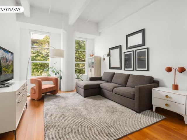 184 KENT Avenue B402