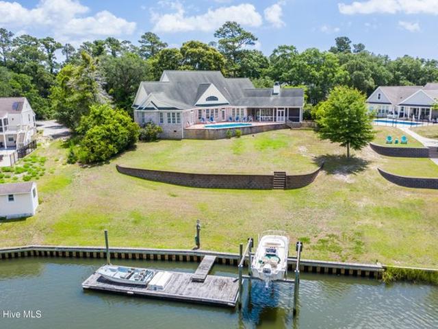 184 Olde Point Rd, Hampstead, NC 28443