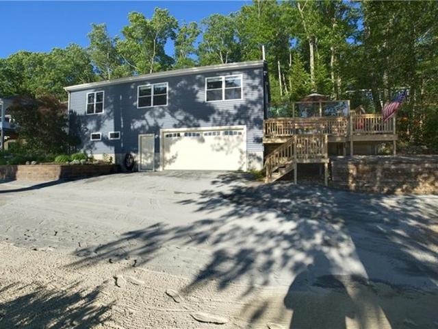 184 Moores Ln, Burrillville, RI 02859
