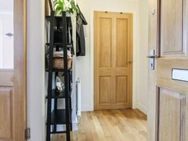 18/4 Meadowbank Crescent, Edinburgh EH8, 1 bed flat to rent, £995 pcm | PrimeLocation