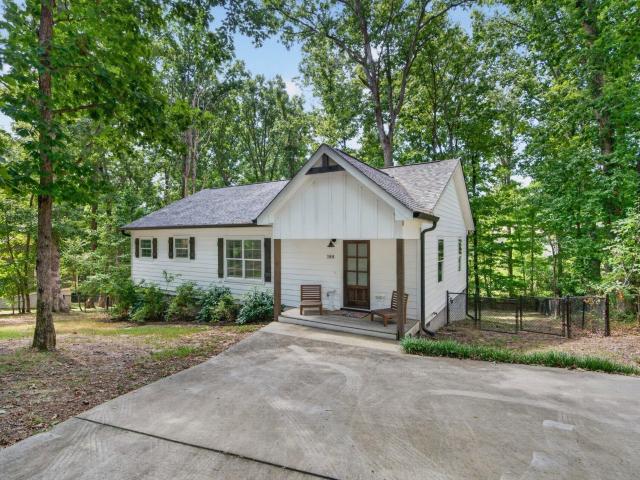 184 Middle Road