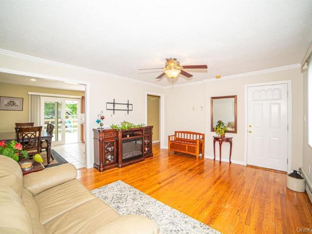 184 S Strong Avenue