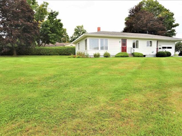 184 Sloan St, Newport City, VT 05855