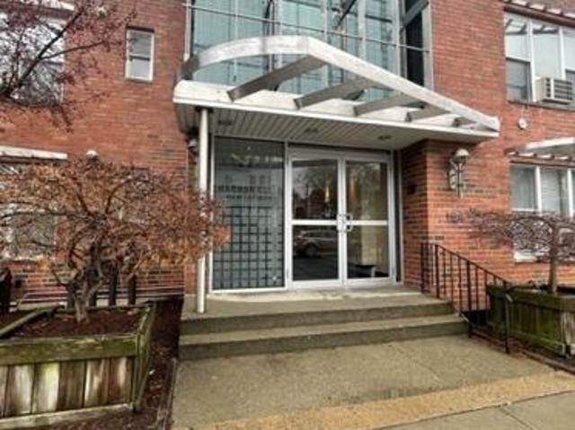 184 Pequot Ave #101, New London, CT 06320