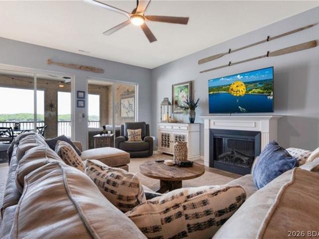 184 Plaza Gardens Ct Unit 5E, Camdenton, MO 65020