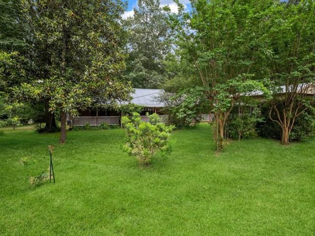 184 Rosemary Ln, Livingston, TX 77351