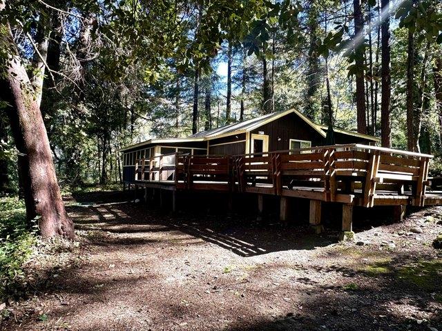 184 Racoon Ln, Willow Creek, CA 95573