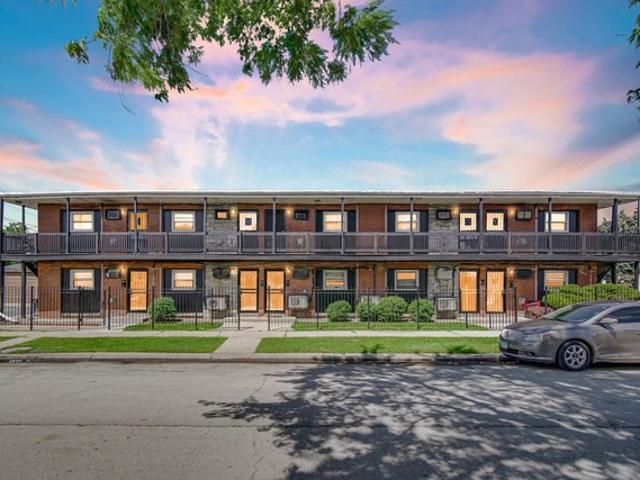 184 W 147th St, Harvey, IL 60426